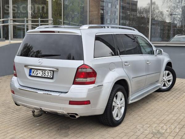 Pelēks Mercedes-Benz GL 320 2008 Rīga, ar dzinēja tilpumu 3.00 L un nobraukumu 310 tūkst. km par 8499 €, foto 3 vietnē AUTOMOTO.COM.LV