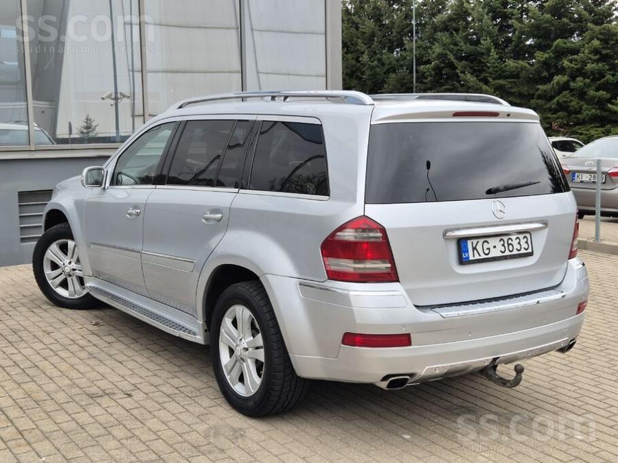 Pelēks Mercedes-Benz GL 320 2008 Rīga, ar dzinēja tilpumu 3.00 L un nobraukumu 310 tūkst. km par 8499 €, foto 4 vietnē AUTOMOTO.COM.LV