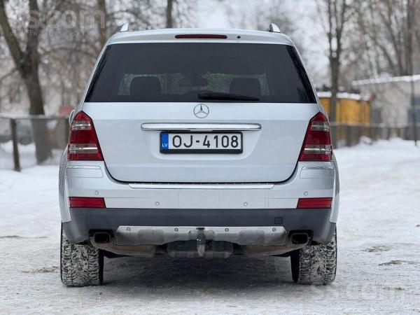 Pelēks Mercedes-Benz GL 320 2008 Jelgava, ar dzinēja tilpumu 3.20 L un nobraukumu 276 tūkst. km par 8800 €, foto 6 vietnē AUTOMOTO.COM.LV