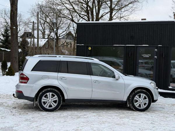 Pelēks Mercedes-Benz GL 320 2008 Rīga, ar dzinēja tilpumu 2.99 L un nobraukumu 243 tūkst. km par 11990 €, foto 3 vietnē AUTOMOTO.COM.LV