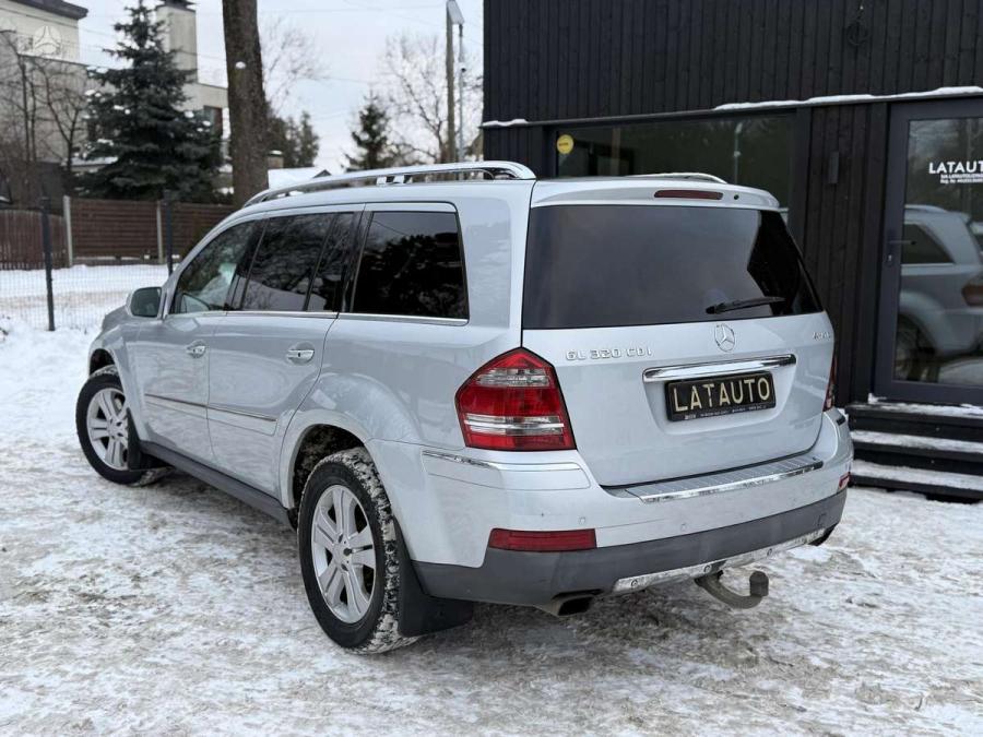 Grey Mercedes-Benz GL 320 2008 in Riga, with an engine capacity of 2.99 L and mileage of 243 thousand km for 11990 €, photo 5 on AUTOMOTO.COM.LV