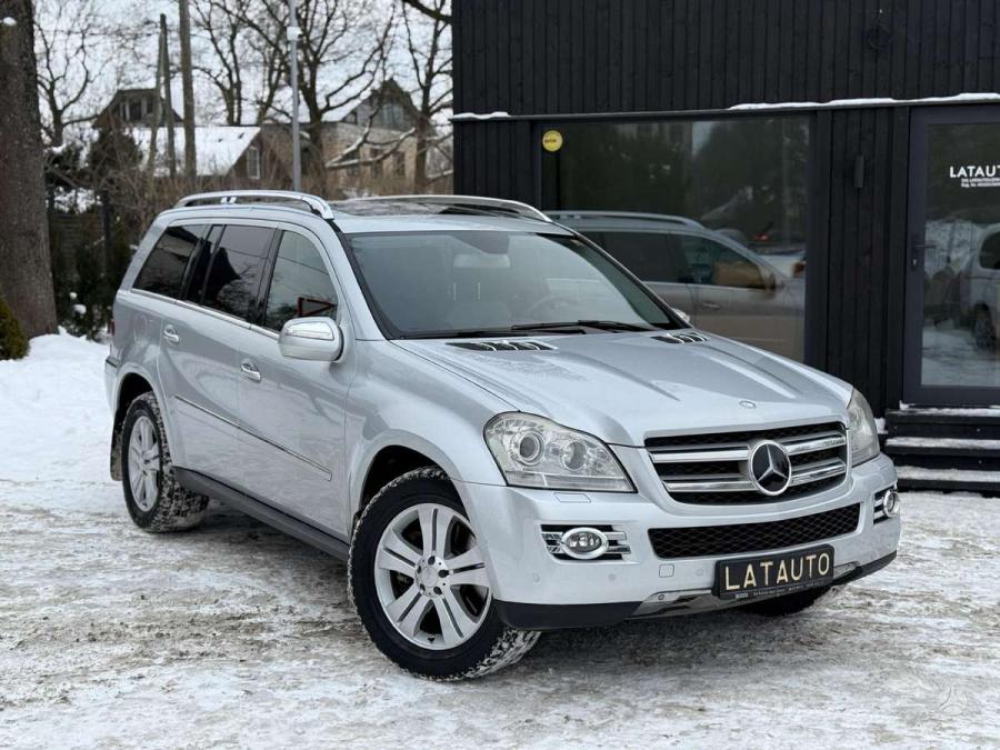 Grey Mercedes-Benz GL 320 2008 in Riga, with an engine capacity of 2.99 L and mileage of 243 thousand km for 11990 €, photo 10 on AUTOMOTO.COM.LV