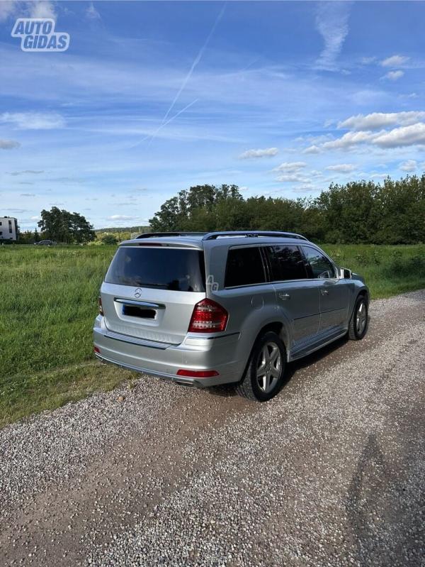 Pelēks Mercedes-Benz GL 320 2008 Kauņa, ar dzinēja tilpumu 3.20 L un nobraukumu 267 tūkst. km par 8000 €, foto 3 vietnē AUTOMOTO.COM.LV