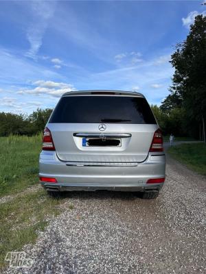 Pelēks Mercedes-Benz GL 320 2008 Kauņa, ar dzinēja tilpumu 3.20 L un nobraukumu 267 tūkst. km par 8000 €, foto 7 vietnē AUTOMOTO.COM.LV