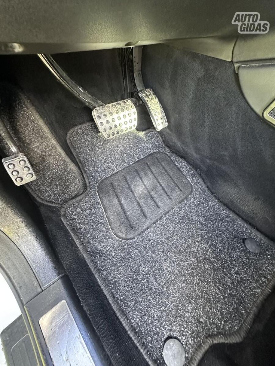 Pelēks Mercedes-Benz GL 320 2008 Kauņa, ar dzinēja tilpumu 3.20 L un nobraukumu 267 tūkst. km par 8000 €, foto 14 vietnē AUTOMOTO.COM.LV