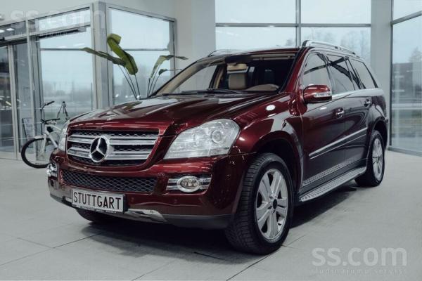 Red Mercedes-Benz GL 320 2009 in Riga, with an engine capacity of 3.00 L and mileage of 241 thousand km for 9000 €, photo 3 on AUTOMOTO.COM.LV