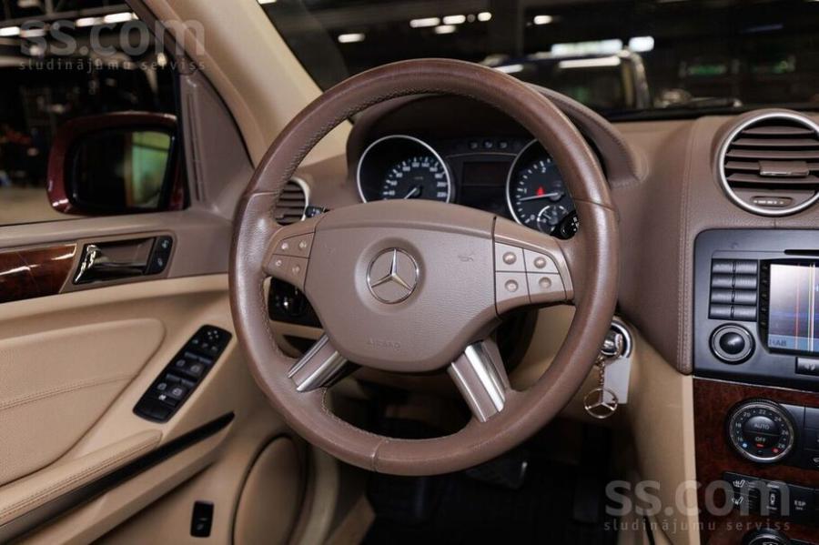 Sarkans Mercedes-Benz GL 320 2009 Rīga, ar dzinēja tilpumu 3.00 L un nobraukumu 241 tūkst. km par 9000 €, foto 11 vietnē AUTOMOTO.COM.LV