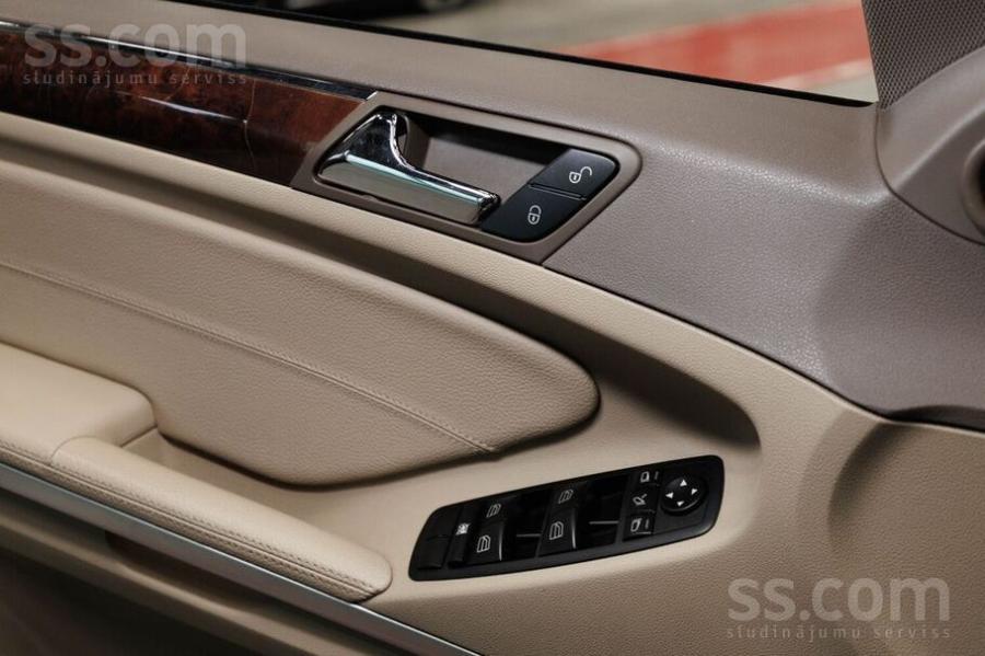 Sarkans Mercedes-Benz GL 320 2009 Rīga, ar dzinēja tilpumu 3.00 L un nobraukumu 241 tūkst. km par 9000 €, foto 16 vietnē AUTOMOTO.COM.LV