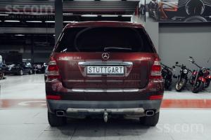 Sarkans Mercedes-Benz GL 320 2009 Rīga, ar dzinēja tilpumu 3.00 L un nobraukumu 241 tūkst. km par 9000 €, foto 25 vietnē AUTOMOTO.COM.LV