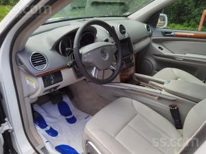 White Mercedes-Benz GL 320 2008 in Riga, with an engine capacity of 3.00 L and mileage of 267 thousand km for 8950 €, photo 3 on AUTOMOTO.COM.LV