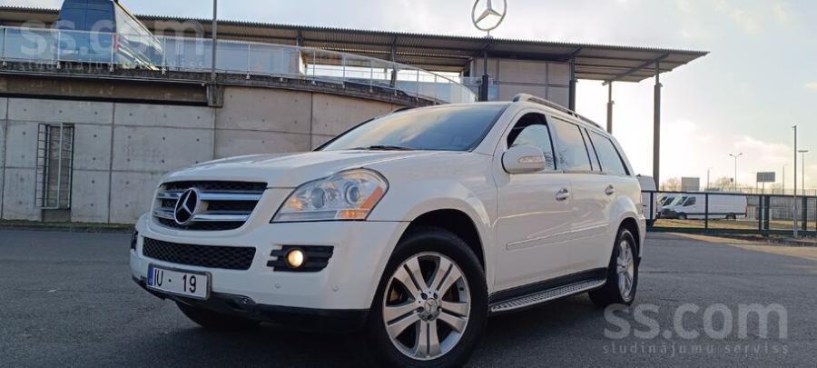 White Mercedes-Benz GL 320 2008 in Riga, with an engine capacity of 3.00 L and mileage of 267 thousand km for 8950 €, photo 4 on AUTOMOTO.COM.LV