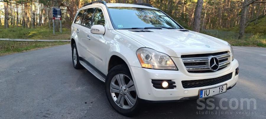 White Mercedes-Benz GL 320 2008 in Riga, with an engine capacity of 3.00 L and mileage of 267 thousand km for 8950 €, photo 6 on AUTOMOTO.COM.LV