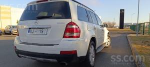 White Mercedes-Benz GL 320 2008 in Riga, with an engine capacity of 3.00 L and mileage of 267 thousand km for 8950 €, photo 12 on AUTOMOTO.COM.LV