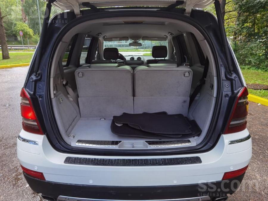 White Mercedes-Benz GL 320 2008 in Riga, with an engine capacity of 3.00 L and mileage of 267 thousand km for 8950 €, photo 15 on AUTOMOTO.COM.LV