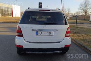 White Mercedes-Benz GL 320 2008 in Riga, with an engine capacity of 3.00 L and mileage of 267 thousand km for 8950 €, photo 17 on AUTOMOTO.COM.LV