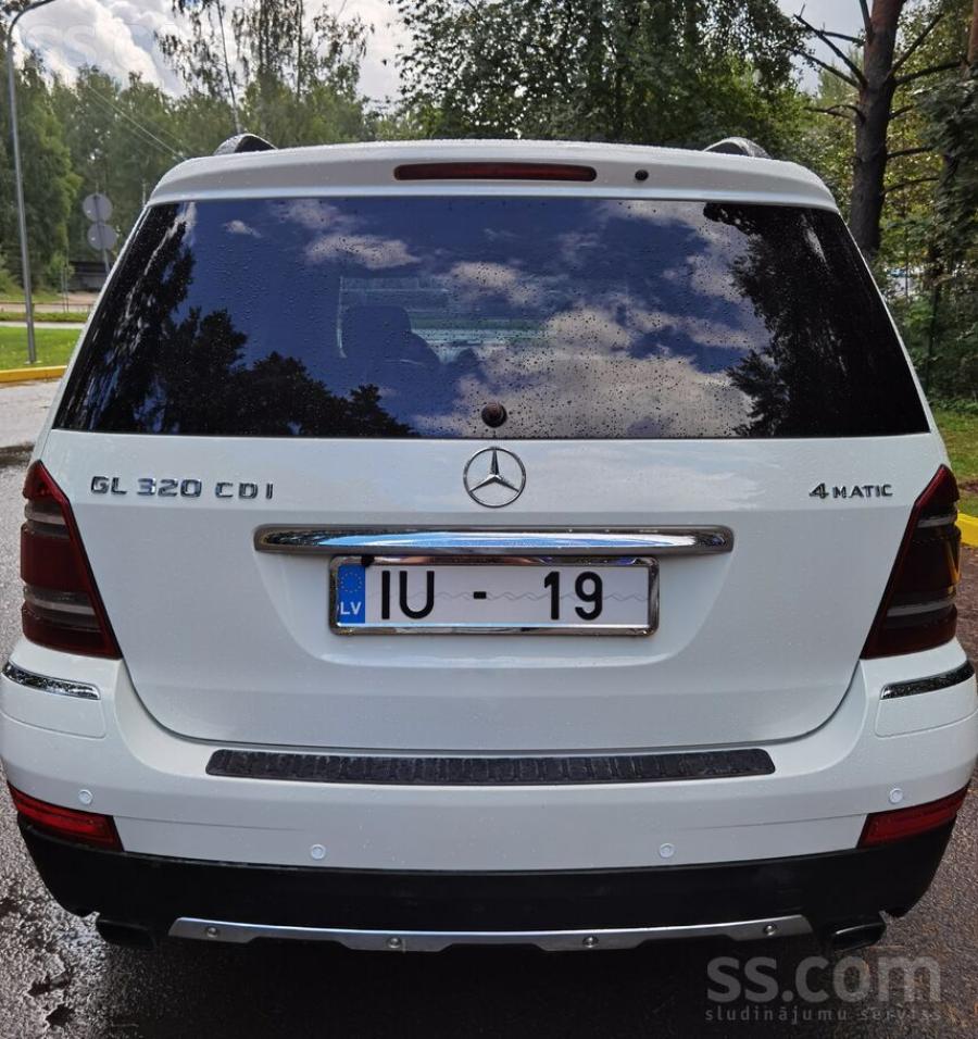 White Mercedes-Benz GL 320 2008 in Riga, with an engine capacity of 3.00 L and mileage of 267 thousand km for 8950 €, photo 18 on AUTOMOTO.COM.LV