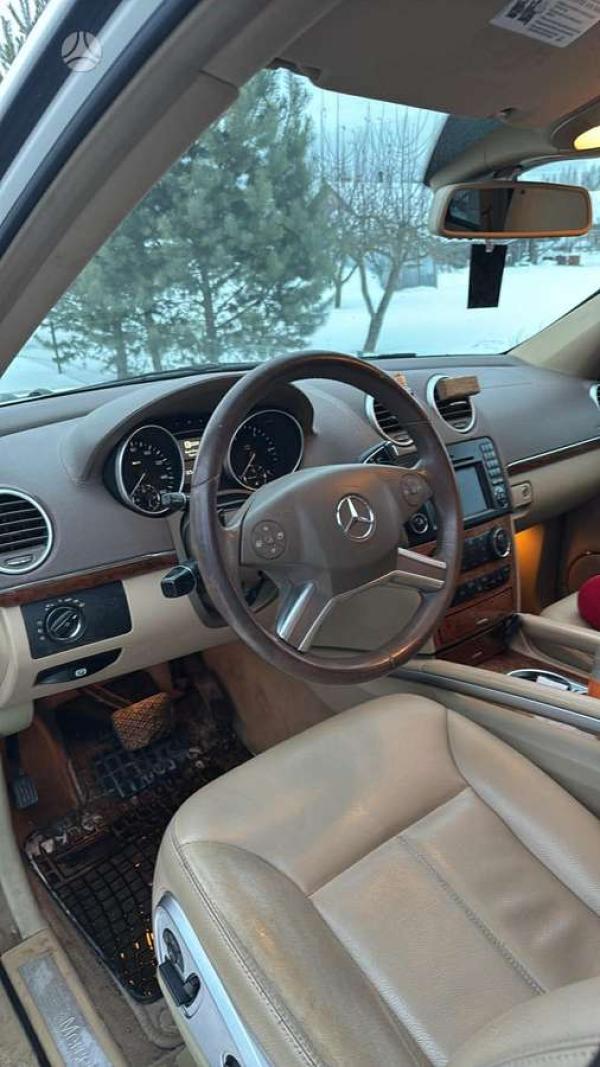 Balts Mercedes-Benz GL 320 2009 Akmenė, ar dzinēja tilpumu 2.99 L un nobraukumu 297 tūkst. km par 8500 €, foto 3 vietnē AUTOMOTO.COM.LV