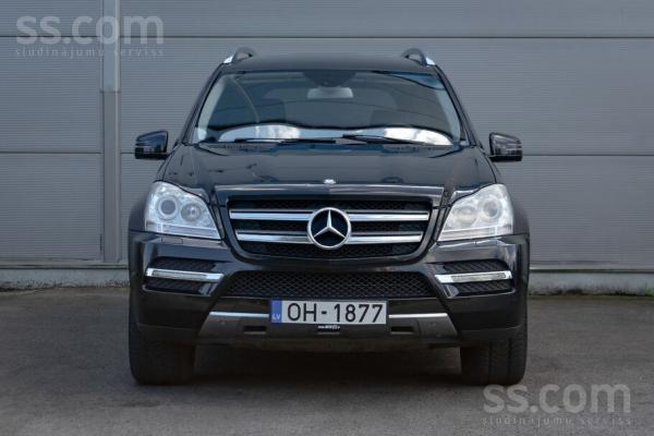 Black Mercedes-Benz GL 350 2011 in Riga, with an engine capacity of 3.00 L and mileage of 0 thousand km for 12500 €, photo 2 on AUTOMOTO.COM.LV