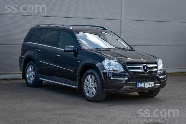 Black Mercedes-Benz GL 350 2011 in Riga, with an engine capacity of 3.00 L and mileage of 0 thousand km for 12500 €, photo 3 on AUTOMOTO.COM.LV