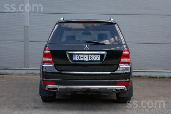 Black Mercedes-Benz GL 350 2011 in Riga, with an engine capacity of 3.00 L and mileage of 0 thousand km for 12500 €, photo 5 on AUTOMOTO.COM.LV