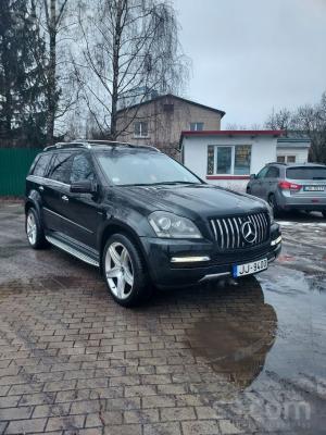 Melns Mercedes-Benz GL 350 2011 Rīga, ar dzinēja tilpumu 3.00 L un nobraukumu 320 tūkst. km par 12700 €, foto 2 vietnē AUTOMOTO.COM.LV