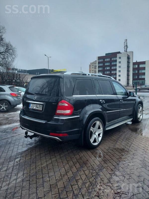 Melns Mercedes-Benz GL 350 2011 Rīga, ar dzinēja tilpumu 3.00 L un nobraukumu 320 tūkst. km par 12700 €, foto 3 vietnē AUTOMOTO.COM.LV
