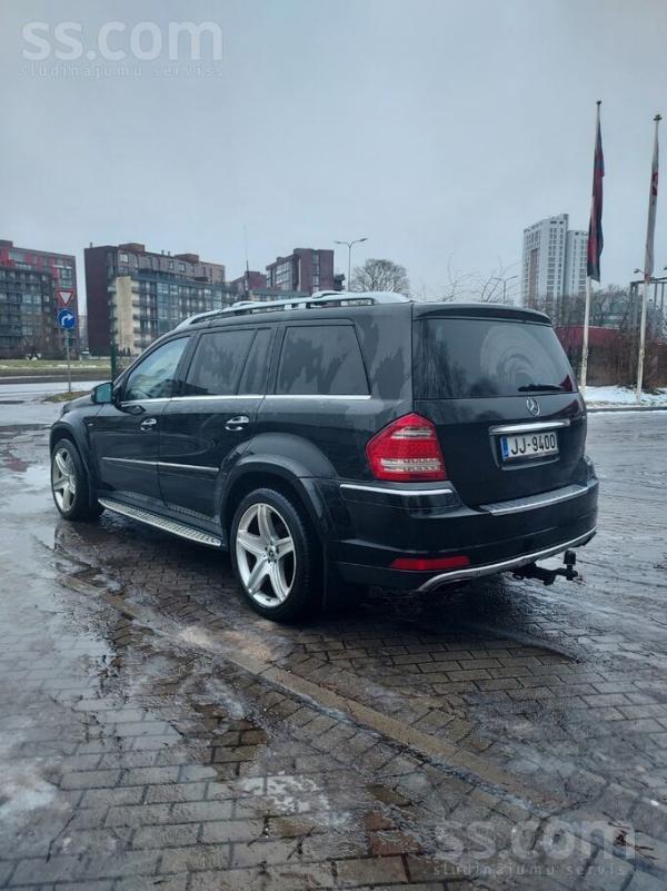 Melns Mercedes-Benz GL 350 2011 Rīga, ar dzinēja tilpumu 3.00 L un nobraukumu 320 tūkst. km par 12700 €, foto 4 vietnē AUTOMOTO.COM.LV