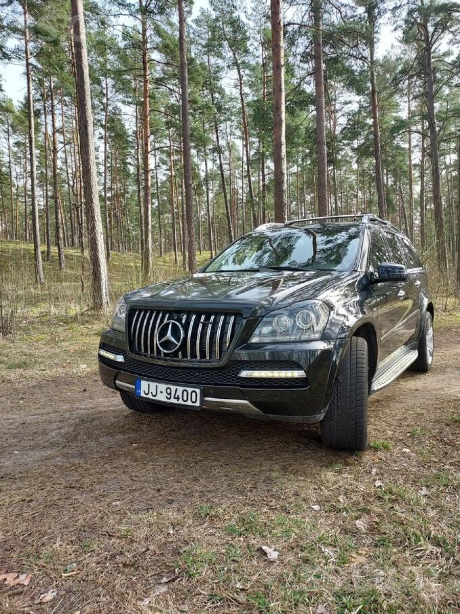 Melns Mercedes-Benz GL 350 2011 Rīga, ar dzinēja tilpumu 3.00 L un nobraukumu 320 tūkst. km par 12700 €, foto 13 vietnē AUTOMOTO.COM.LV