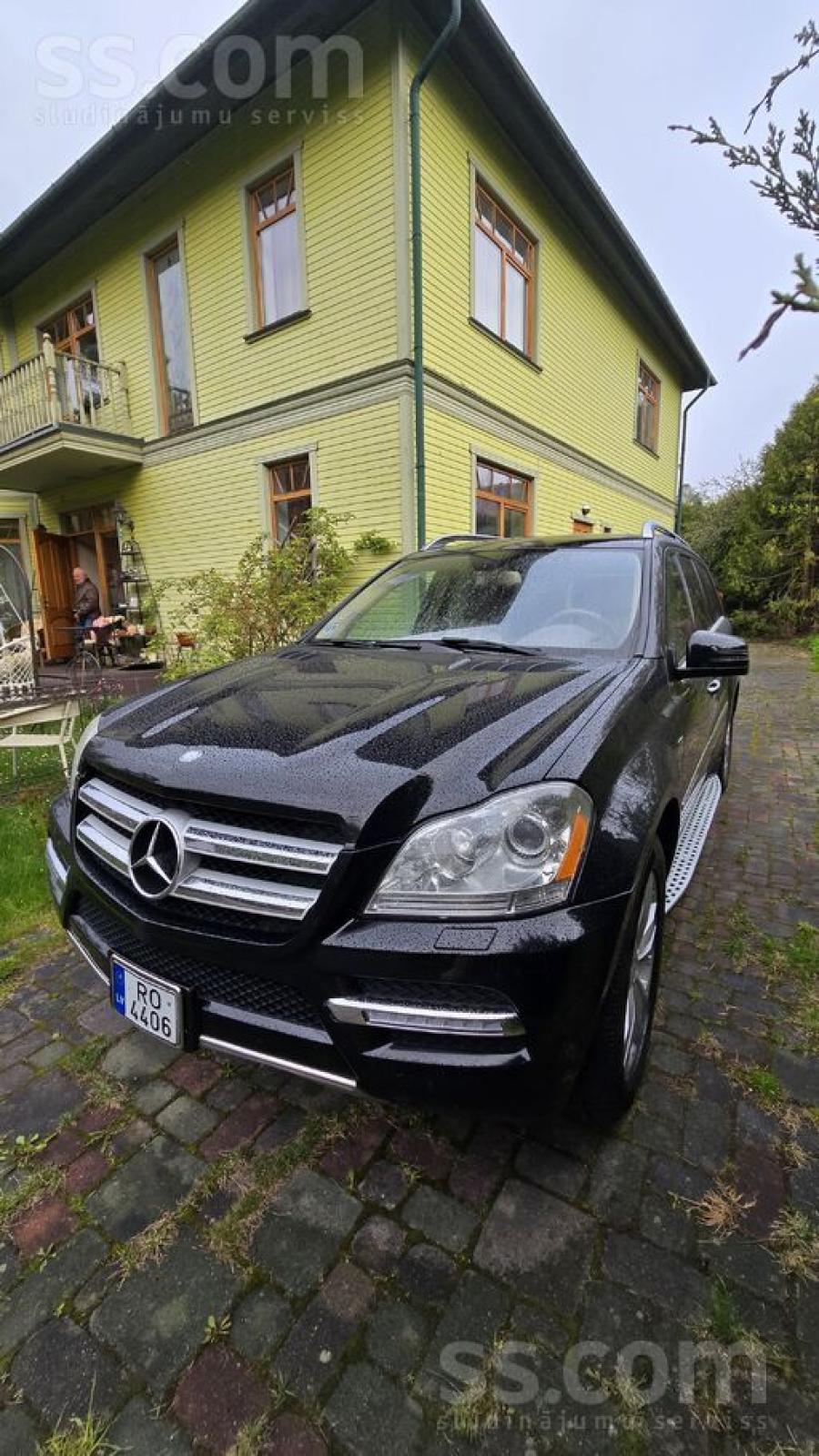 Melns Mercedes-Benz GL 350 2011 Rīga, ar dzinēja tilpumu 3.00 L un nobraukumu 350 tūkst. km par 10800 €, foto 2 vietnē AUTOMOTO.COM.LV