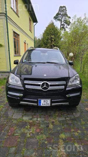 Melns Mercedes-Benz GL 350 2011 Rīga, ar dzinēja tilpumu 3.00 L un nobraukumu 350 tūkst. km par 10800 €, foto 3 vietnē AUTOMOTO.COM.LV