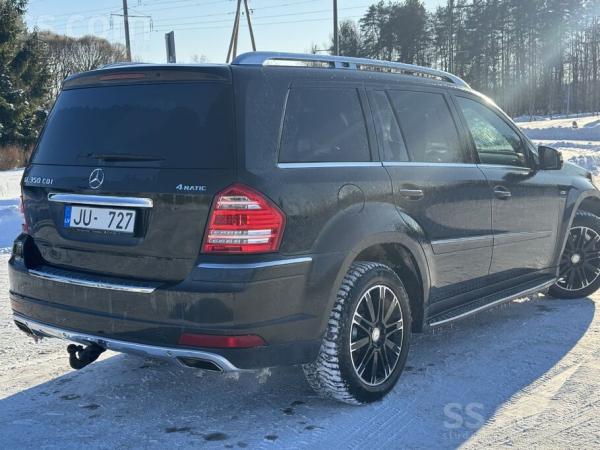 Black Mercedes-Benz GL 350 2011 in Aizkraukle, with an engine capacity of 3.00 L and mileage of 0 thousand km for 8900 €, photo 3 on AUTOMOTO.COM.LV