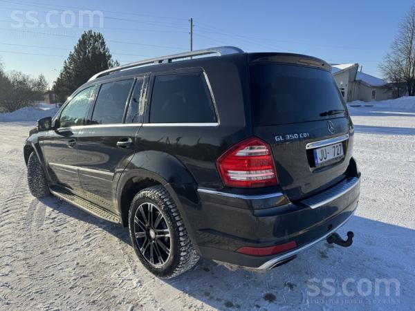 Black Mercedes-Benz GL 350 2011 in Aizkraukle, with an engine capacity of 3.00 L and mileage of 0 thousand km for 8900 €, photo 4 on AUTOMOTO.COM.LV