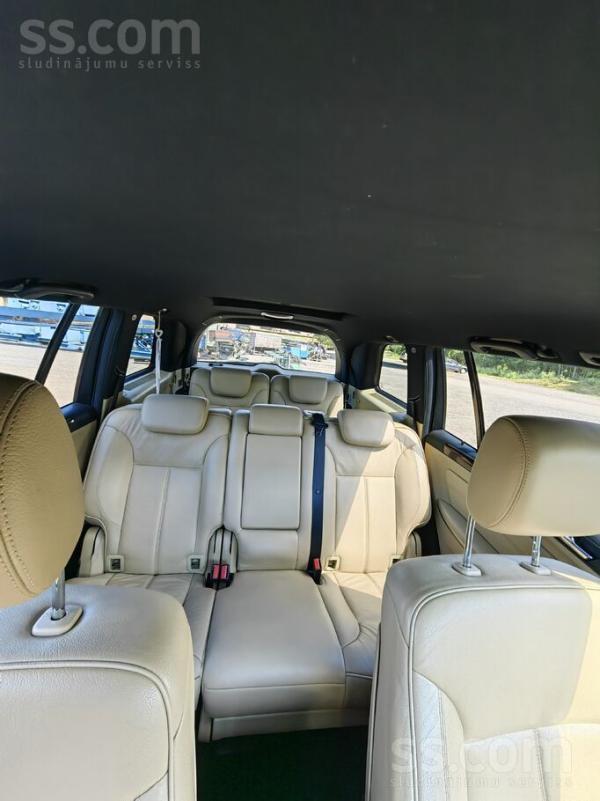 Black Mercedes-Benz GL 350 2011 in Aizkraukle, with an engine capacity of 3.00 L and mileage of 0 thousand km for 8900 €, photo 5 on AUTOMOTO.COM.LV