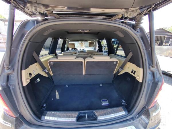 Black Mercedes-Benz GL 350 2011 in Aizkraukle, with an engine capacity of 3.00 L and mileage of 0 thousand km for 8900 €, photo 9 on AUTOMOTO.COM.LV