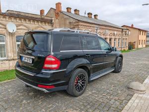 Black Mercedes-Benz GL 350 2012 in Daugavpils, with an engine capacity of 3.00 L and mileage of 317 thousand km for 11900 €, photo 6 on AUTOMOTO.COM.LV