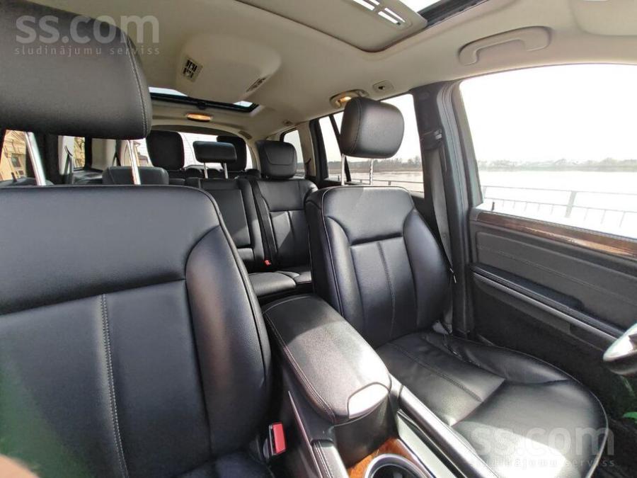 Black Mercedes-Benz GL 350 2012 in Daugavpils, with an engine capacity of 3.00 L and mileage of 317 thousand km for 11900 €, photo 11 on AUTOMOTO.COM.LV