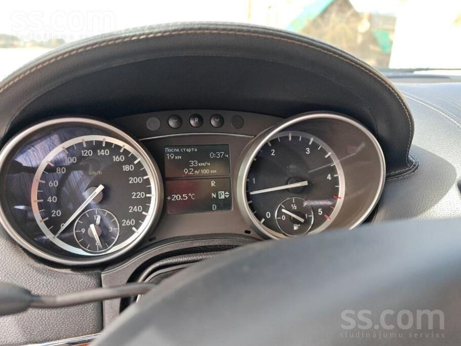 Black Mercedes-Benz GL 350 2012 in Daugavpils, with an engine capacity of 3.00 L and mileage of 317 thousand km for 11900 €, photo 12 on AUTOMOTO.COM.LV