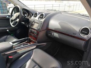 Black Mercedes-Benz GL 350 2012 in Daugavpils, with an engine capacity of 3.00 L and mileage of 317 thousand km for 11900 €, photo 14 on AUTOMOTO.COM.LV