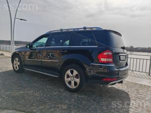 Black Mercedes-Benz GL 350 2012 in Daugavpils, with an engine capacity of 3.00 L and mileage of 317 thousand km for 11900 €, photo 17 on AUTOMOTO.COM.LV