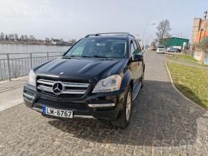 Black Mercedes-Benz GL 350 2012 in Daugavpils, with an engine capacity of 3.00 L and mileage of 317 thousand km for 11900 €, photo 18 on AUTOMOTO.COM.LV