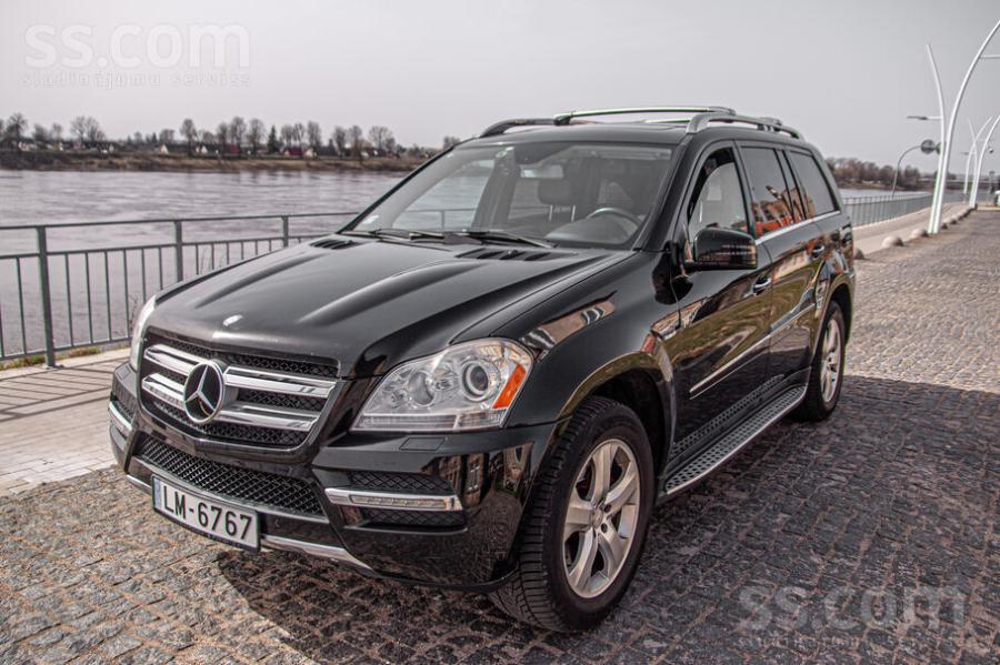 Black Mercedes-Benz GL 350 2012 in Daugavpils, with an engine capacity of 3.00 L and mileage of 317 thousand km for 11900 €, photo 20 on AUTOMOTO.COM.LV
