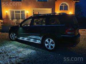 Black Mercedes-Benz GL 350 2012 in Daugavpils, with an engine capacity of 3.00 L and mileage of 317 thousand km for 11900 €, photo 22 on AUTOMOTO.COM.LV