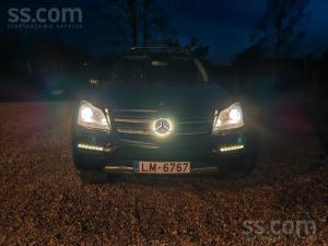 Black Mercedes-Benz GL 350 2012 in Daugavpils, with an engine capacity of 3.00 L and mileage of 317 thousand km for 11900 €, photo 23 on AUTOMOTO.COM.LV