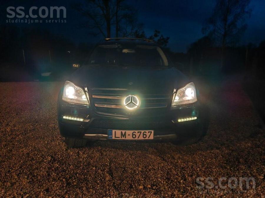 Black Mercedes-Benz GL 350 2012 in Daugavpils, with an engine capacity of 3.00 L and mileage of 317 thousand km for 11900 €, photo 23 on AUTOMOTO.COM.LV