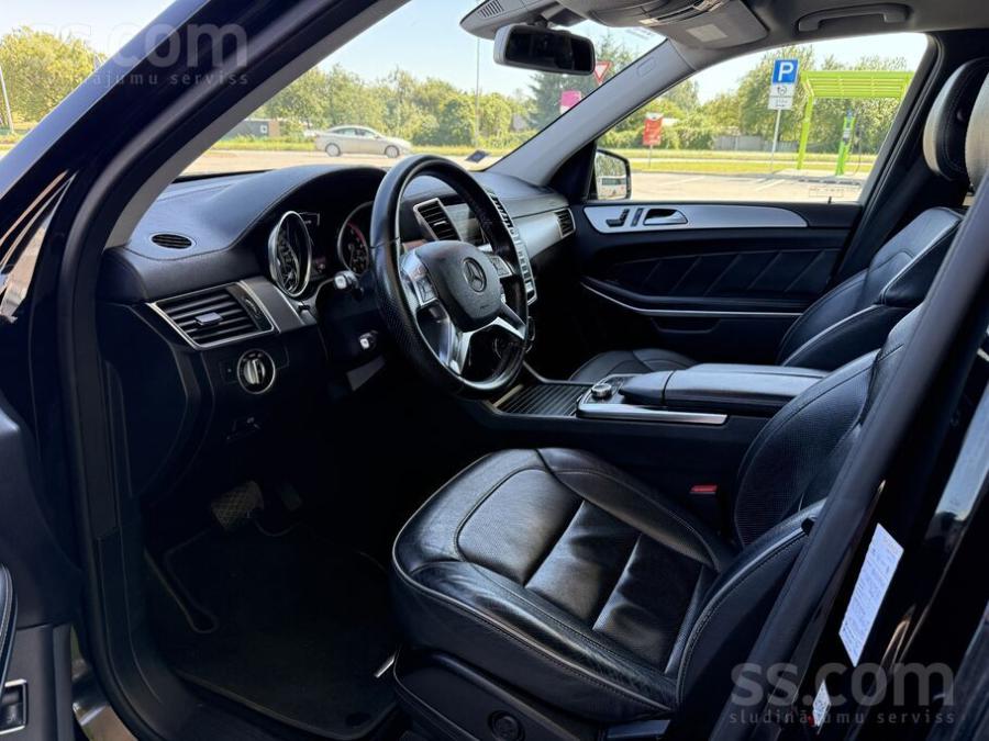 Melns Mercedes-Benz GL 350 2013 Rīga, ar dzinēja tilpumu 3.00 L un nobraukumu 0 tūkst. km par 20450 €, foto 5 vietnē AUTOMOTO.COM.LV