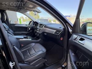 Melns Mercedes-Benz GL 350 2013 Rīga, ar dzinēja tilpumu 3.00 L un nobraukumu 0 tūkst. km par 20450 €, foto 7 vietnē AUTOMOTO.COM.LV