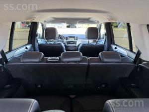 Melns Mercedes-Benz GL 350 2013 Rīga, ar dzinēja tilpumu 3.00 L un nobraukumu 0 tūkst. km par 20450 €, foto 14 vietnē AUTOMOTO.COM.LV