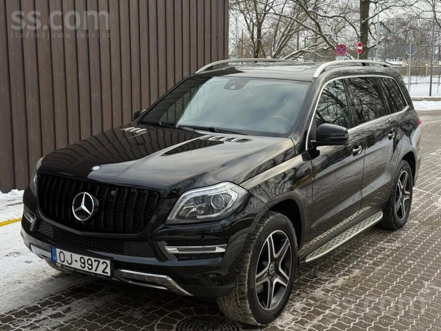 Melns Mercedes-Benz GL 350 2013 Rīga, ar dzinēja tilpumu 3.00 L un nobraukumu 0 tūkst. km par 19990 €, foto 2 vietnē AUTOMOTO.COM.LV