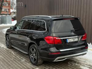 Melns Mercedes-Benz GL 350 2013 Rīga, ar dzinēja tilpumu 3.00 L un nobraukumu 0 tūkst. km par 19990 €, foto 4 vietnē AUTOMOTO.COM.LV