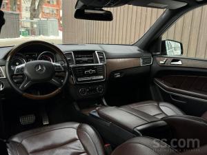 Melns Mercedes-Benz GL 350 2013 Rīga, ar dzinēja tilpumu 3.00 L un nobraukumu 0 tūkst. km par 19990 €, foto 11 vietnē AUTOMOTO.COM.LV